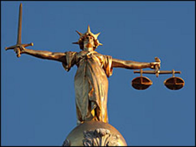 Rape charge anonymity pledge dropped - BBC News