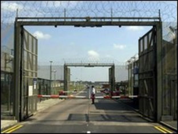 Hunger striker Liam Hannaway on prison health watch - BBC News