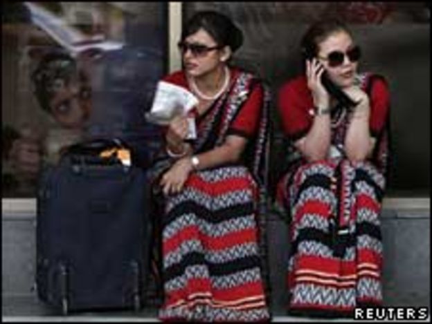Many stranded by Air India strike - BBC News