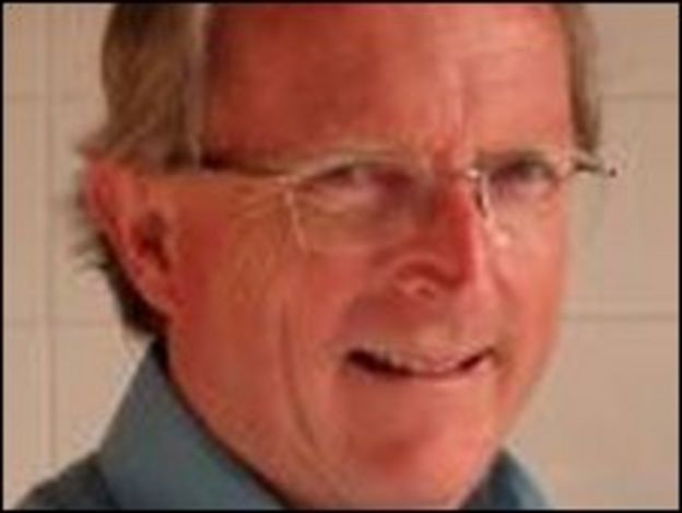 Acclaimed organist accused of sex offences found dead - BBC News