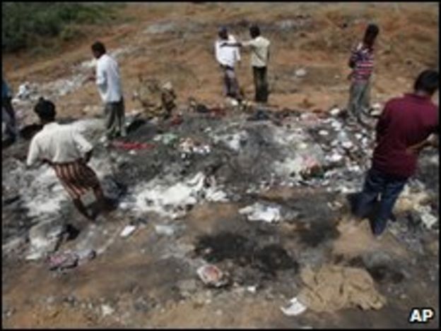 Many killed in Indian bus crash - BBC News