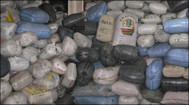 Cocaine production rise spells trouble for Bolivia - BBC News