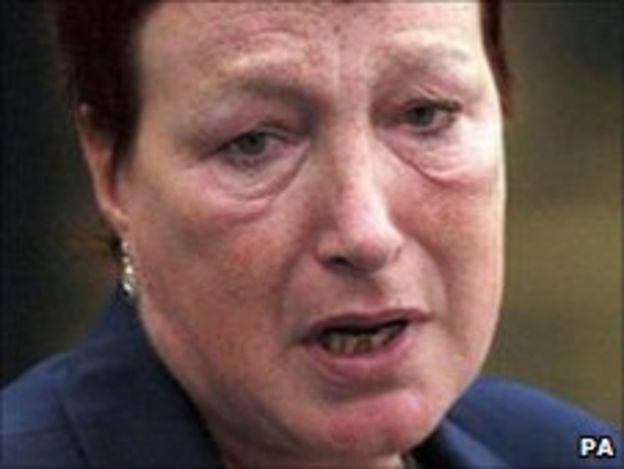 Nurse's accidental death before murder trial - BBC News