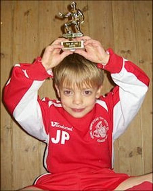 Tributes to boy who died after football match - BBC News