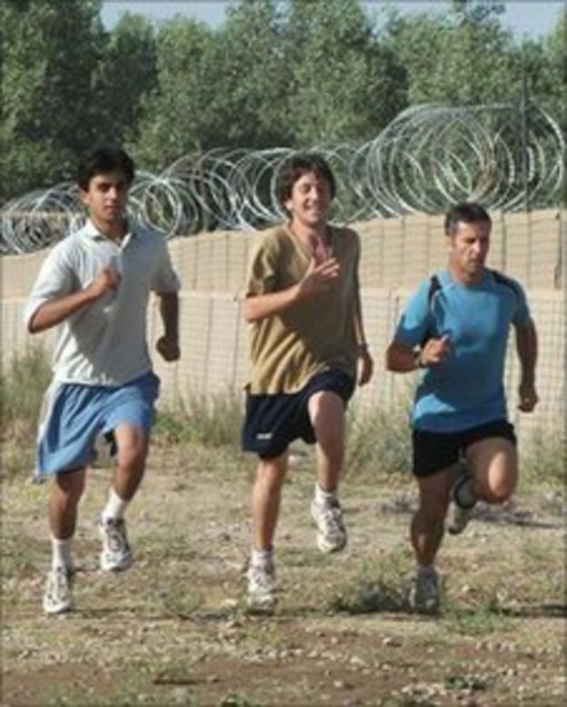 UK troops run charity 10k on Afghanistan front line - BBC News