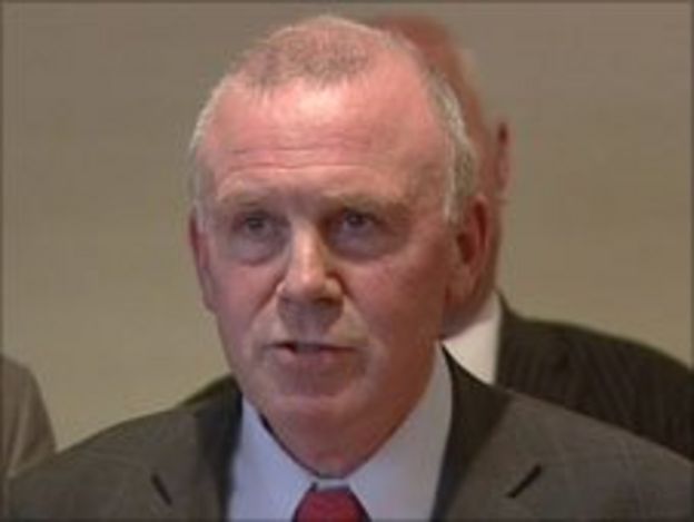 Kyle to continue as PUP leader - BBC News