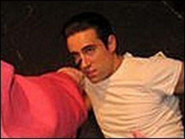 Sex assault charge dropped against US actor Major Dodge - BBC News