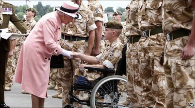 The Queen honours wounded Fusilier Shaun Stocker, 19 - BBC News