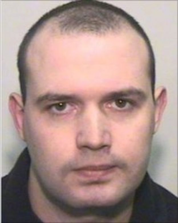 Manchester bogus Marine jailed for deception - BBC News