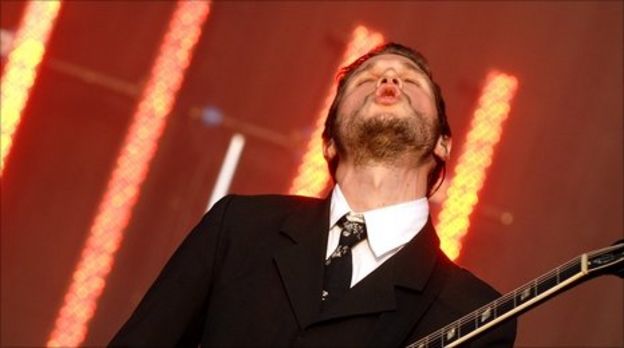 Interpol to release new album themselves - BBC News