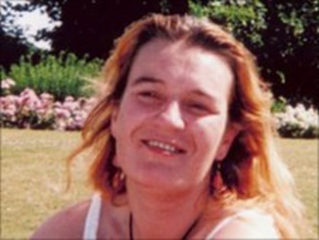 Man held in Spain over death of Sarah Thomas in Surrey - BBC News