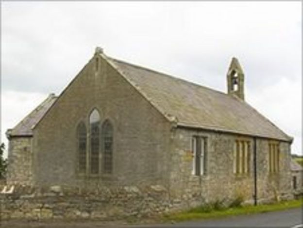 Northumberland church holds last service - BBC News