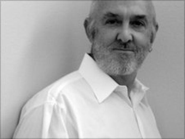 Belfast entrepreneur helps young chase their dreams - BBC News