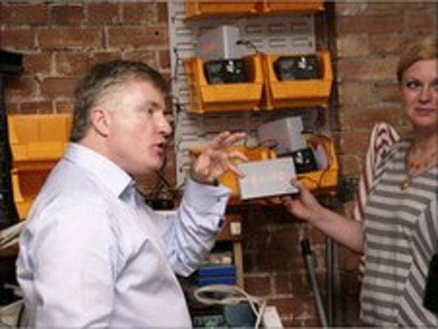 Should you be paid for work experience? - BBC News