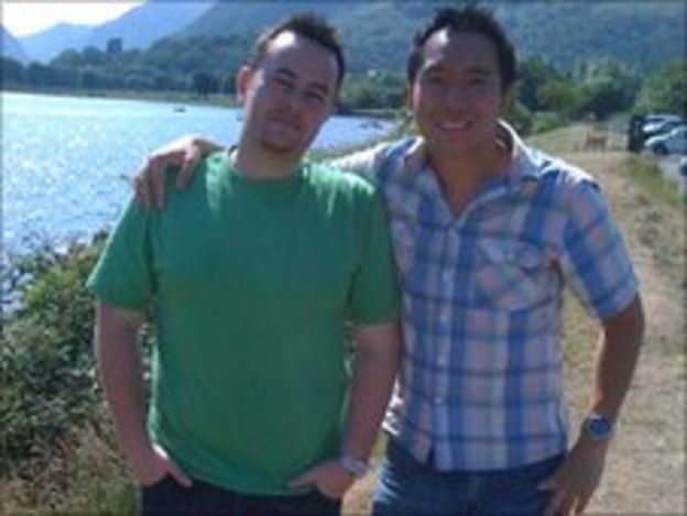 Software engineers develop eisteddfod iPhone app - BBC News