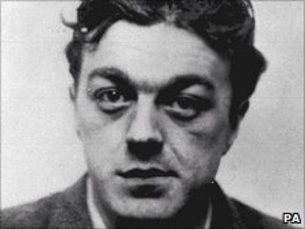 Raoul Moat: Timeless tactics in a modern manhunt - BBC News