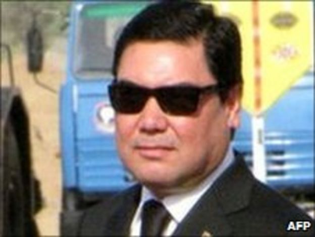 Turkmen leader backs moves towards private media - BBC News