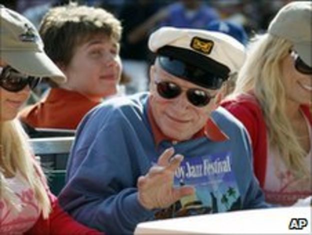 Playboy founder Hefner offers to buy remaining stock - BBC News