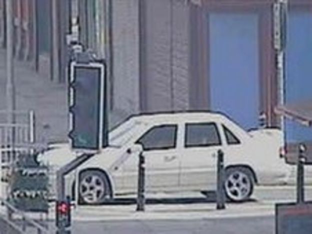 Bootle van murder police following 'positive leads' - BBC News