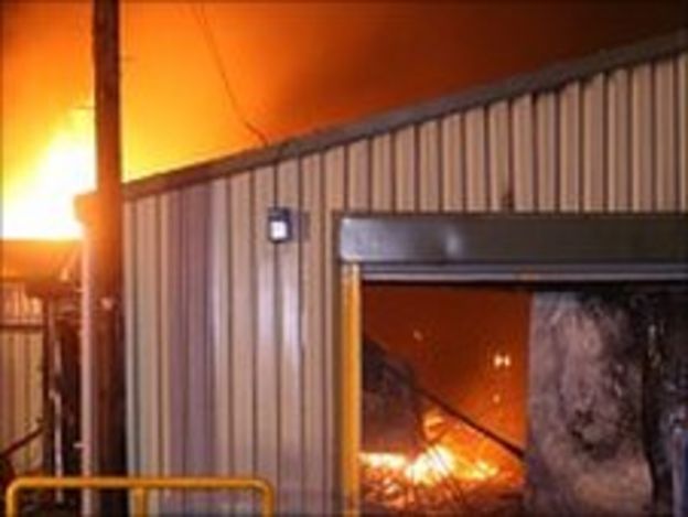 Dearne Valley Foods factory fire threat to 200 jobs - BBC News