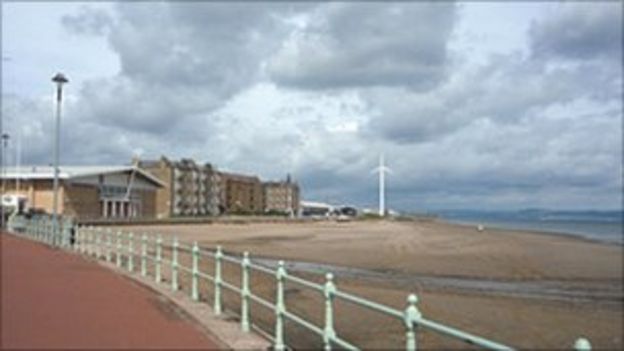 Wind turbine plan for Edinburgh seafront - BBC News
