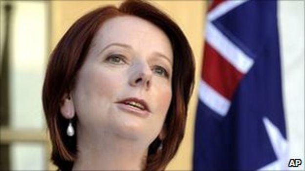 Australian opposition leader attacks snap election call - BBC News