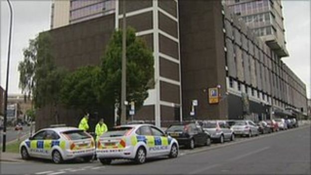 Five knifed near Sheffield's Niche nightclub - BBC News