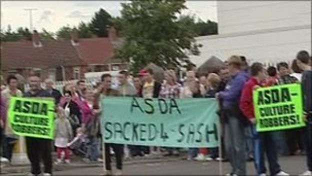 Asda writes to victims' brother - BBC News