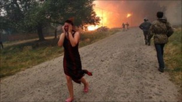 Russia battles deadly new wildfires in eastern Siberia - BBC News