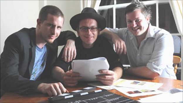 Student film for 'Four Weddings' deaf actor - BBC News