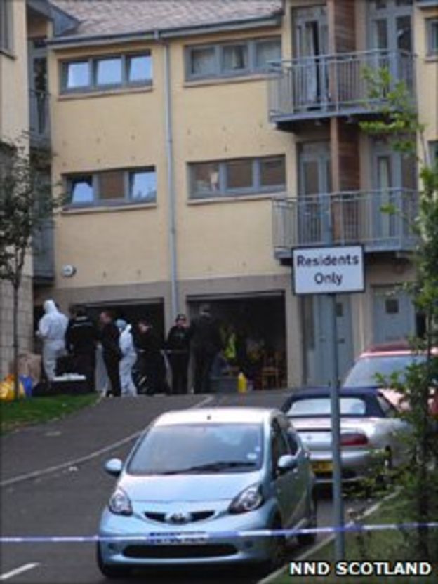 Three children found dead in Edinburgh blast flat - BBC News