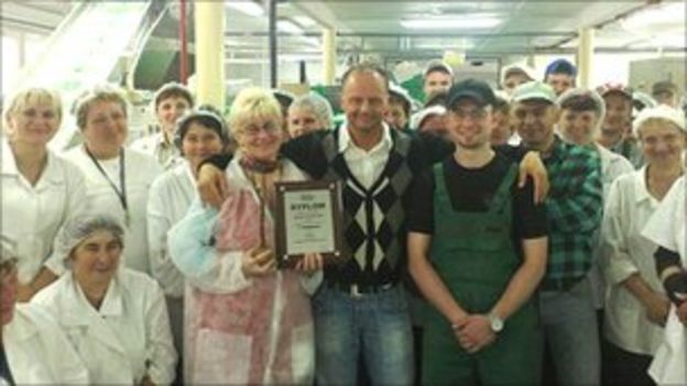 Russia unleashes charm offensive on Poland - BBC News