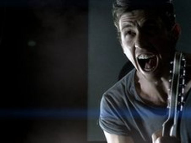 Move over R-Pattz, McFly take on vampire roles - BBC News