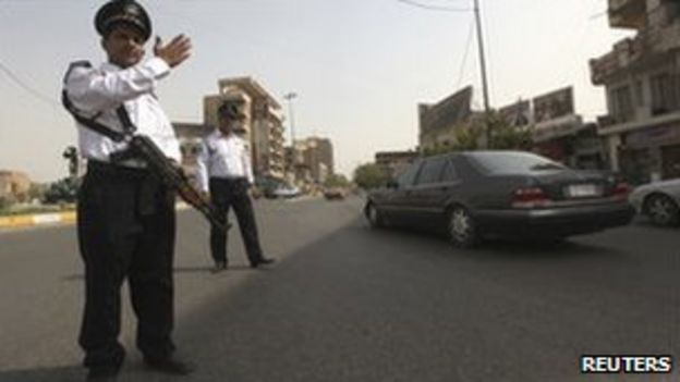 Iraqi traffic police 'given guns' after attacks - BBC News