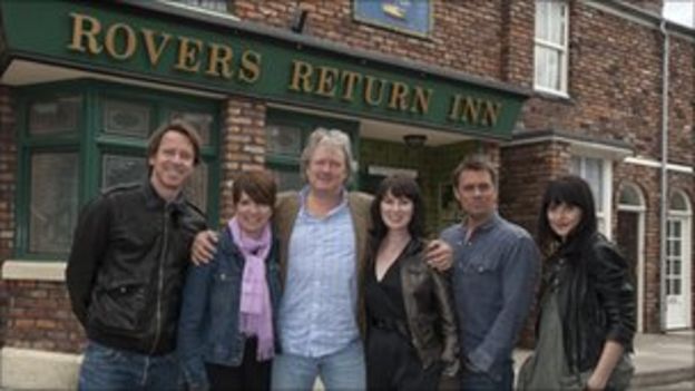 Coronation Street condensed on stage - BBC News
