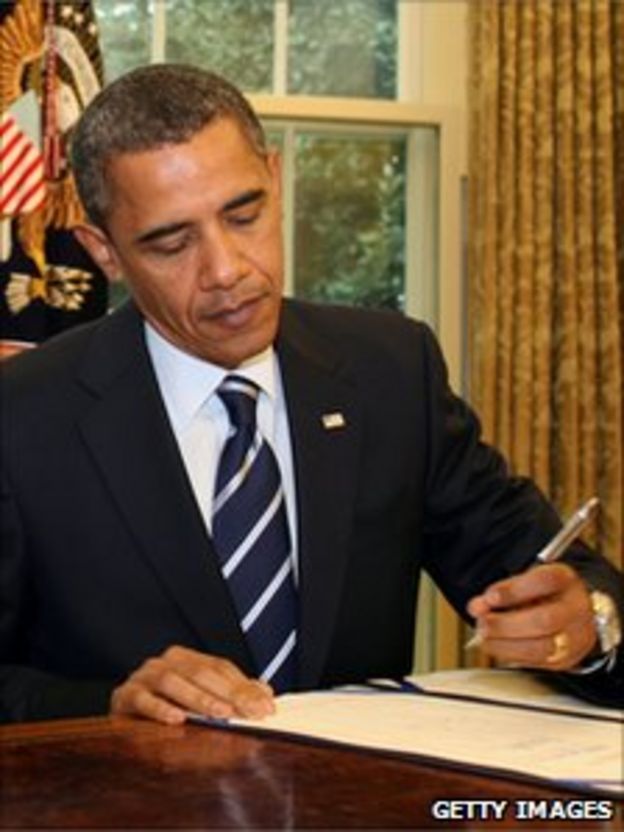 Obama signs $600m US-Mexico border bill - BBC News