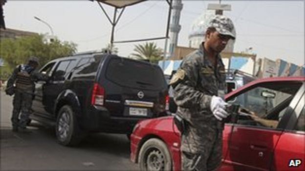 Iraqi police targeted in a spate of checkpoint killings - BBC News