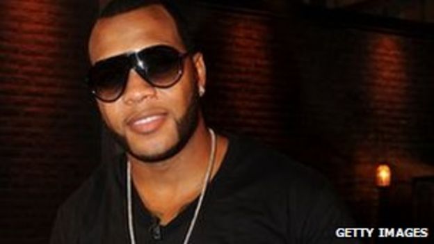 Flo Rida holds off Saturdays' bid for first number one - BBC News