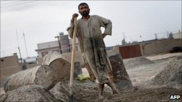 From war zone to boomtown for Helmand capital - BBC News