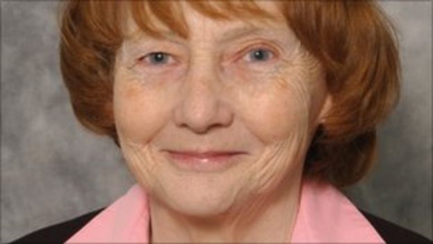 Clackmannanshire Council leader resigns from role - BBC News