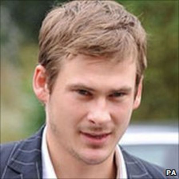 Blue singer Lee Ryan accused of hitting fiancee - BBC News