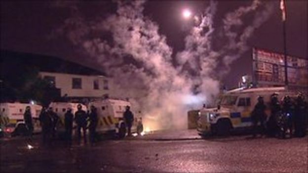 Two men charged over Ardoyne riot - BBC News