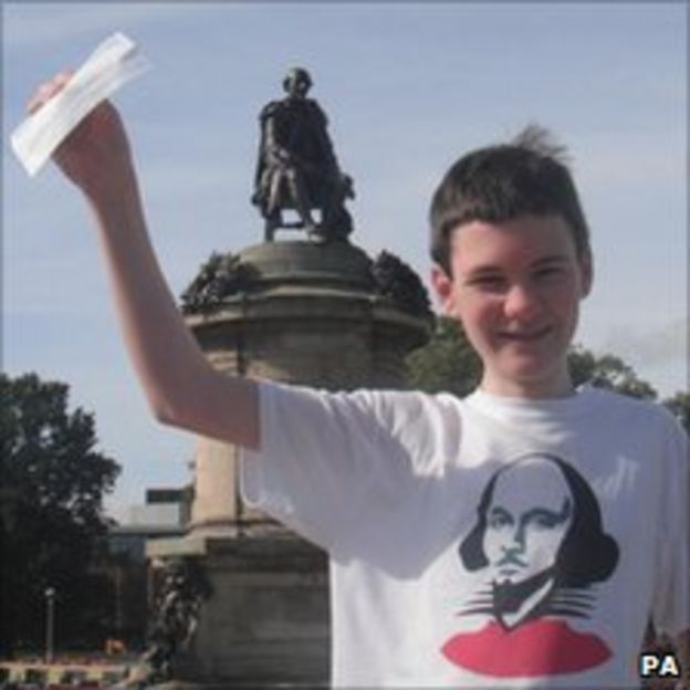 Maths prodigy, 15, makes Cambridge history - BBC News