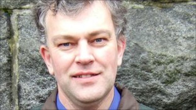 Donald Trump golf critic Martin Ford stands for Greens - BBC News