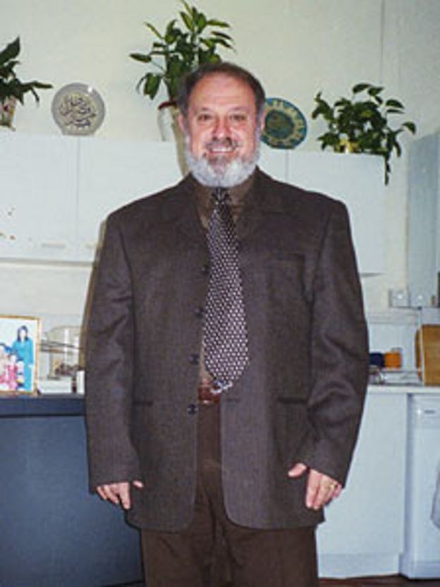 'Charge or release' call over Iraq captive Ramze Ahmed - BBC News