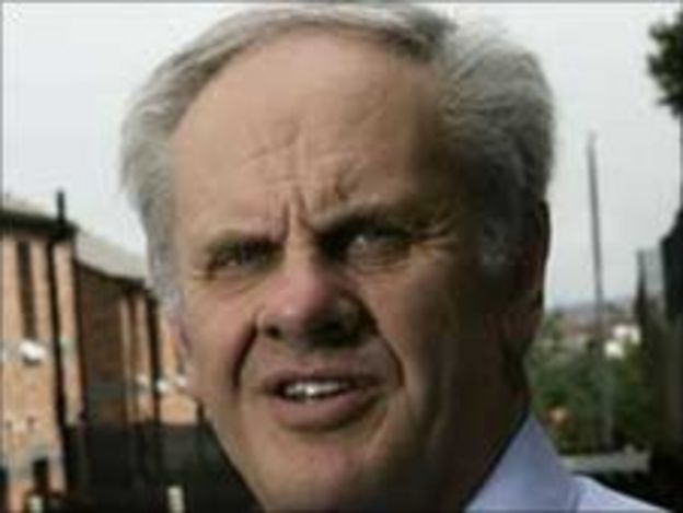 Patten says Moderator 'living in the 16th century' - BBC News