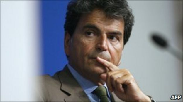 EU vice president sees red and attacks France on Roma - BBC News