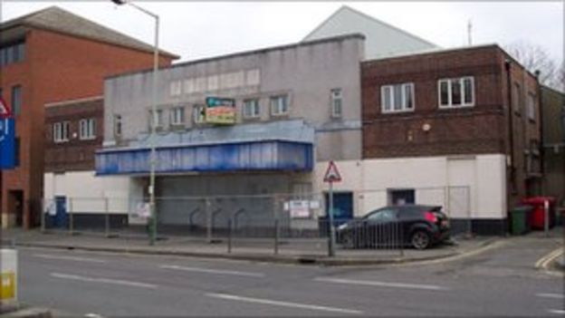 Former Swindon Mecca Bingo hall to become music venue - BBC News