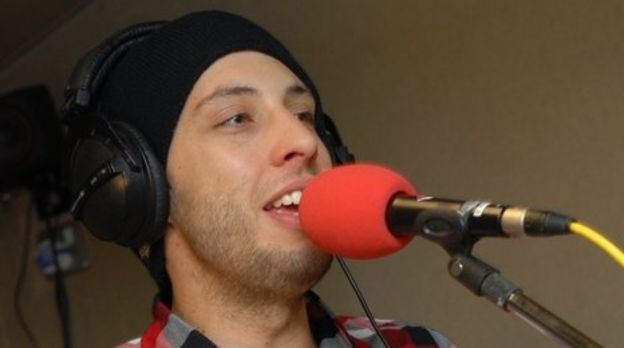 Rapper Example heads into UK arenas in 2012 - BBC News