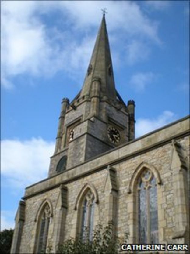 Clitheroe church spire fundraising campaign starts - BBC News